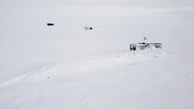 3 Russian nuclear submarines simultaneously punch through Arctic ice ...