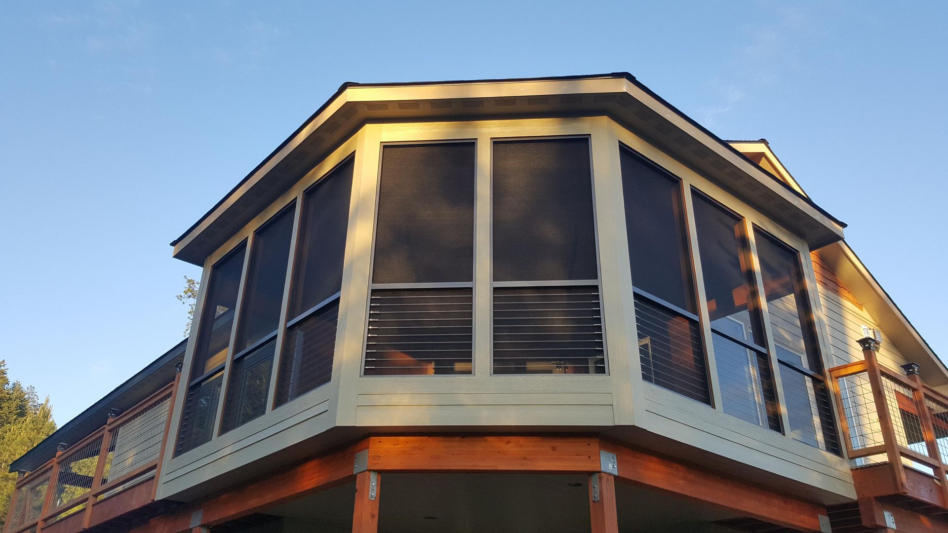 16 deck railing ideas to spice up your porch or patio | Real Homes