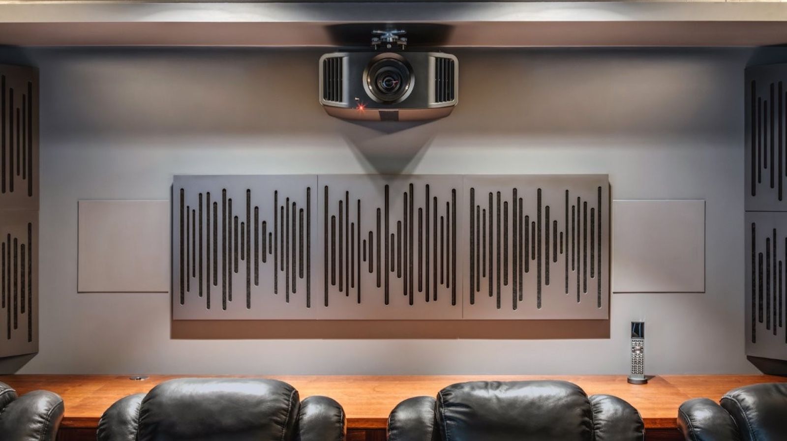 DLP vs LCD vs LCoS: home cinema projector technologies compared | What ...