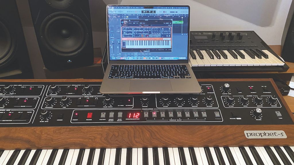 The Great Synth Showdown: Sequential Prophet-5 Rev 4 hardware vs ...