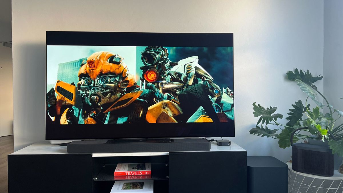 I lived with LG's pricey Easel TV for a week – I'm convinced the G3 ...