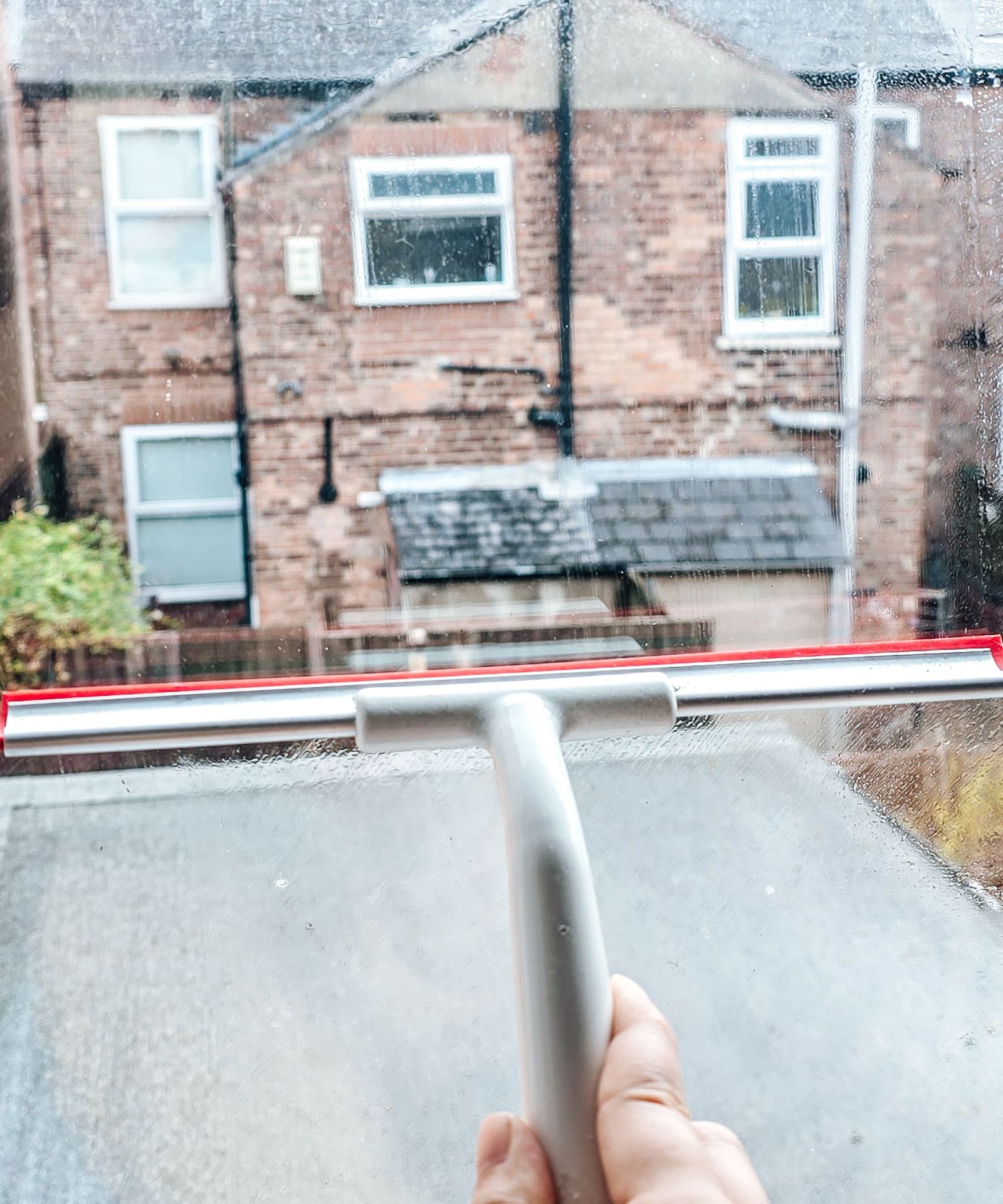 How to clean windows — inside and out, without streaks | Real Homes