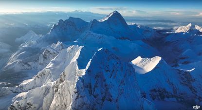 Footage from drone flown 400 metres over Mount Everest blows everyone's ...