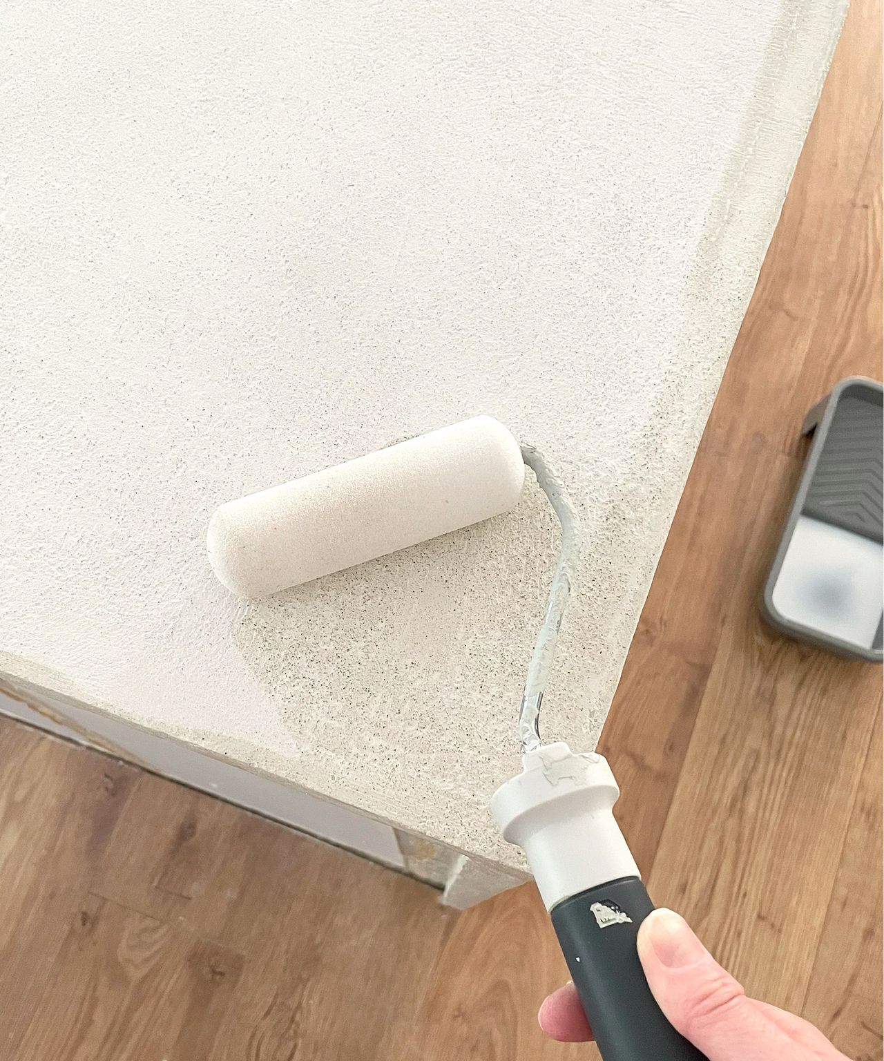 How to microcement kitchen worktops: A seriously cool upgrade | Real Homes