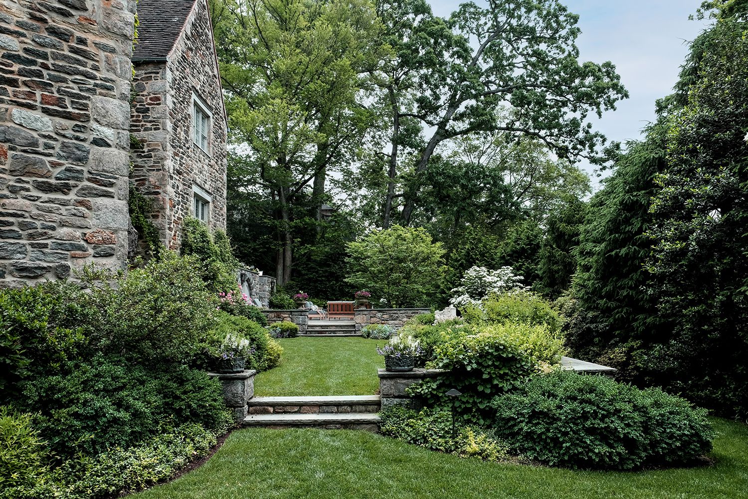 Narrow garden ideas - America's best rooftops and backyards | Livingetc