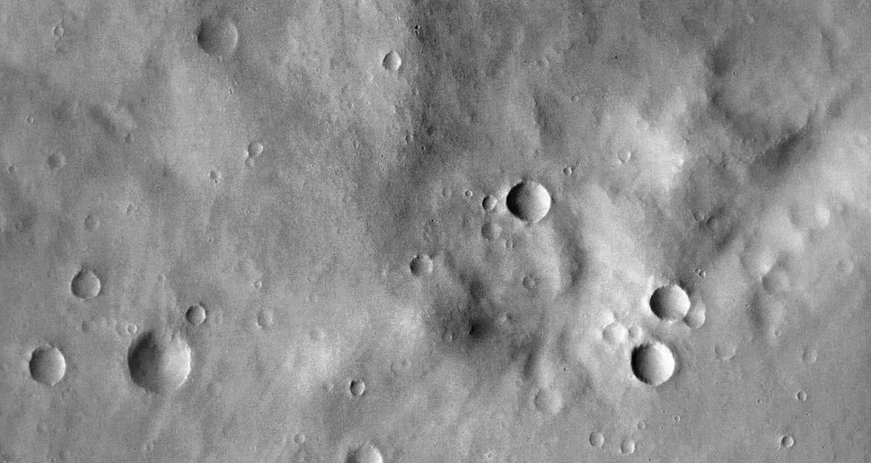 Here's Evidence of an Exploding Asteroid Slamming into Mars | Live Science