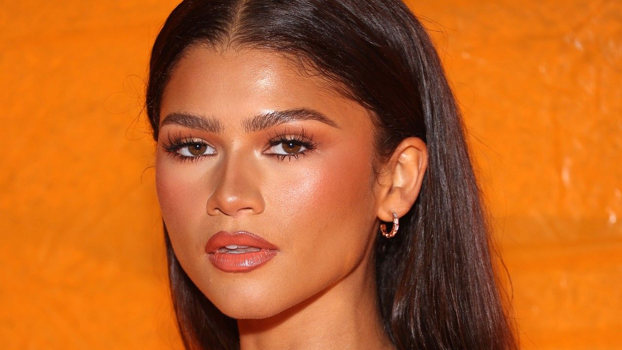 Zendaya Wows at Louis Vuitton’s Paris Fashion Week Show in a Double ...