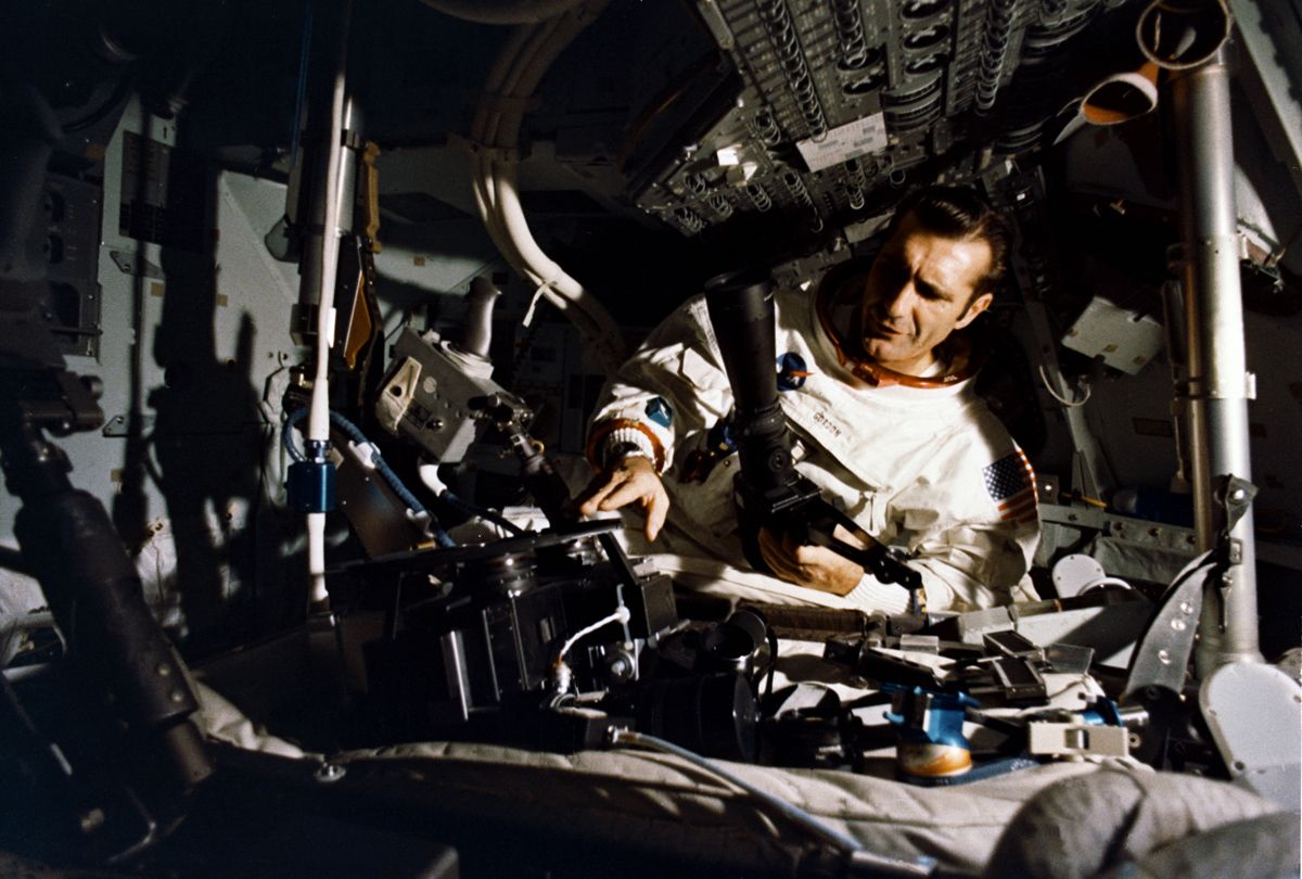 Apollo 12 in Pictures: Photos from NASA's Pinpoint Moon Landing Mission ...