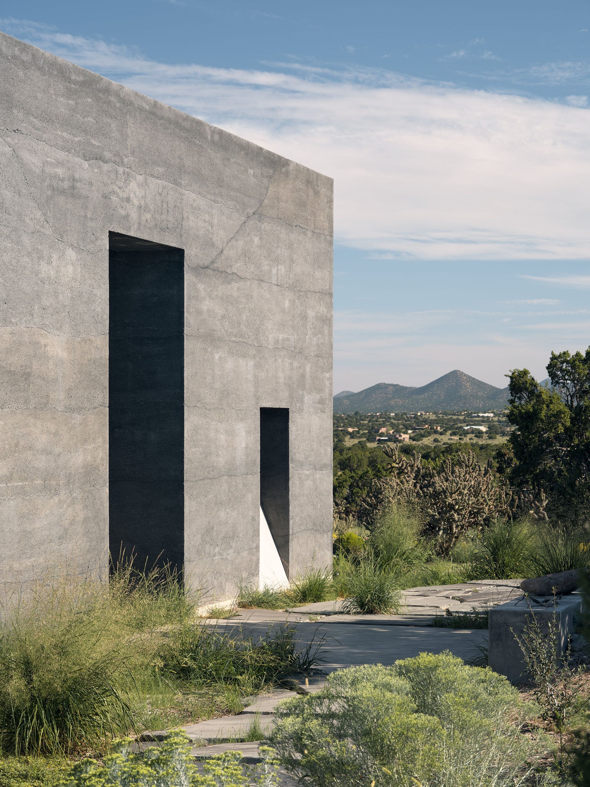New Mexico house Sombra de Santa Fe win Best Use of Material | Wallpaper*