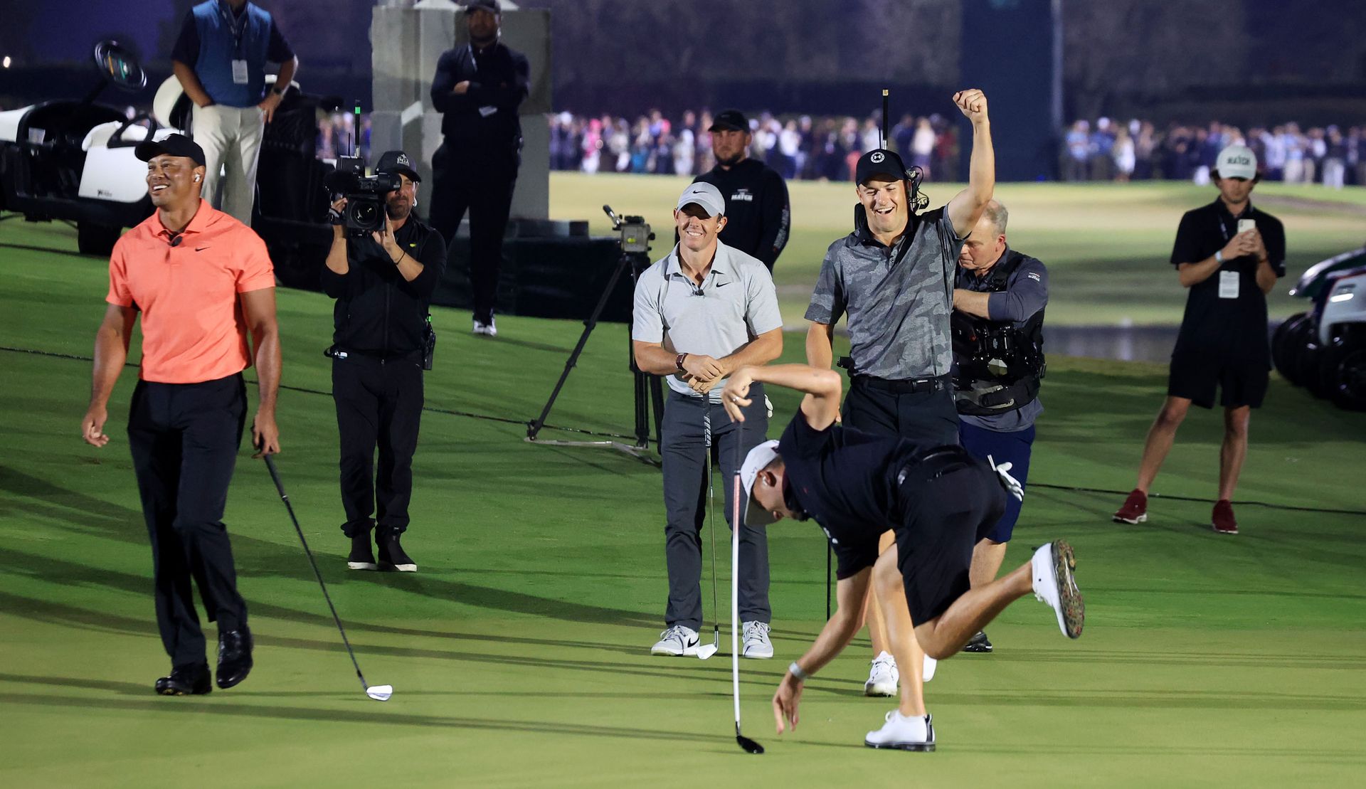 Justin Thomas And Jordan Spieth Defeat Tiger Woods And Rory McIlroy At ...