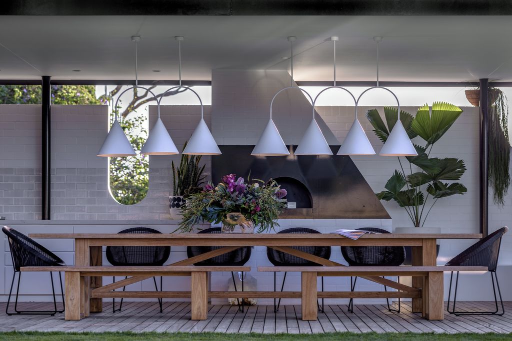 11 outdoor dining lighting ideas to last into the evening | Livingetc