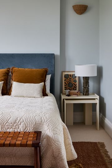 What Colors Go With Light Blue? 18 Pairings Designers Use | Livingetc