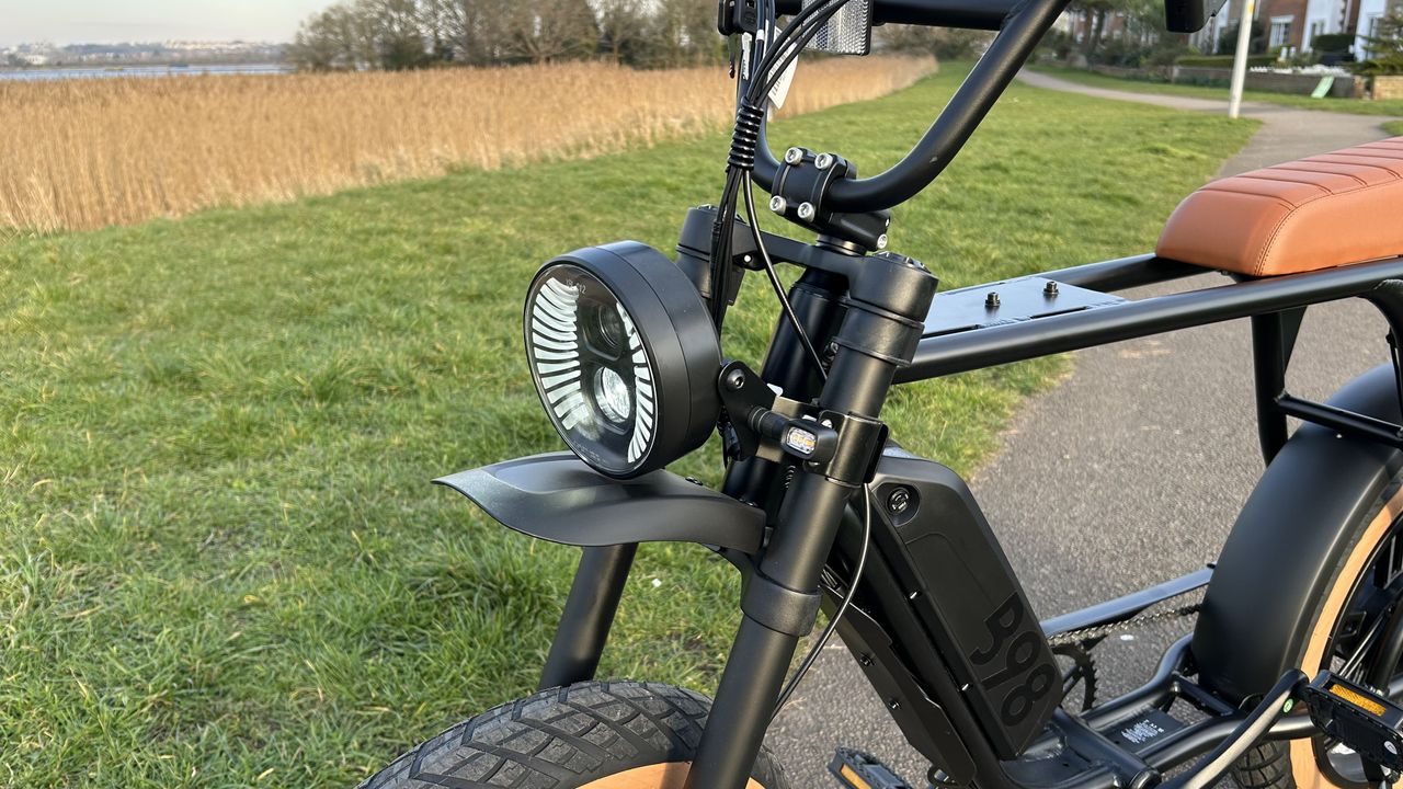 Halfords B98 Electric Hybrid Bike review: big-tyred bruiser with a ...
