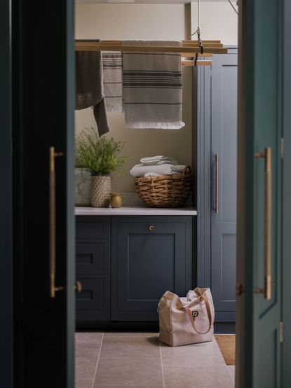 Where should a dishwasher be placed? Expert advice on position | Homes ...