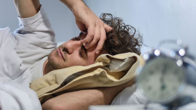 7 key signs you're sleep deprived and how to fix it — advice from an ...