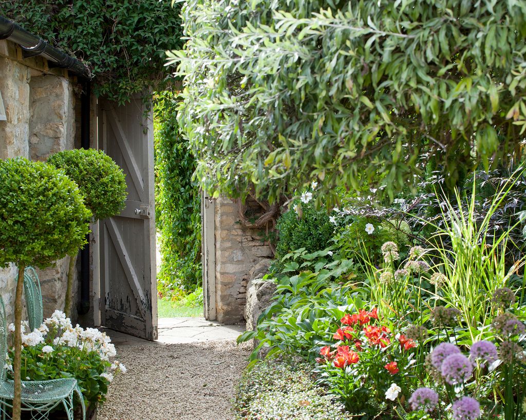 Cottage backyard ideas: for a rural, rustic garden | Homes and Gardens