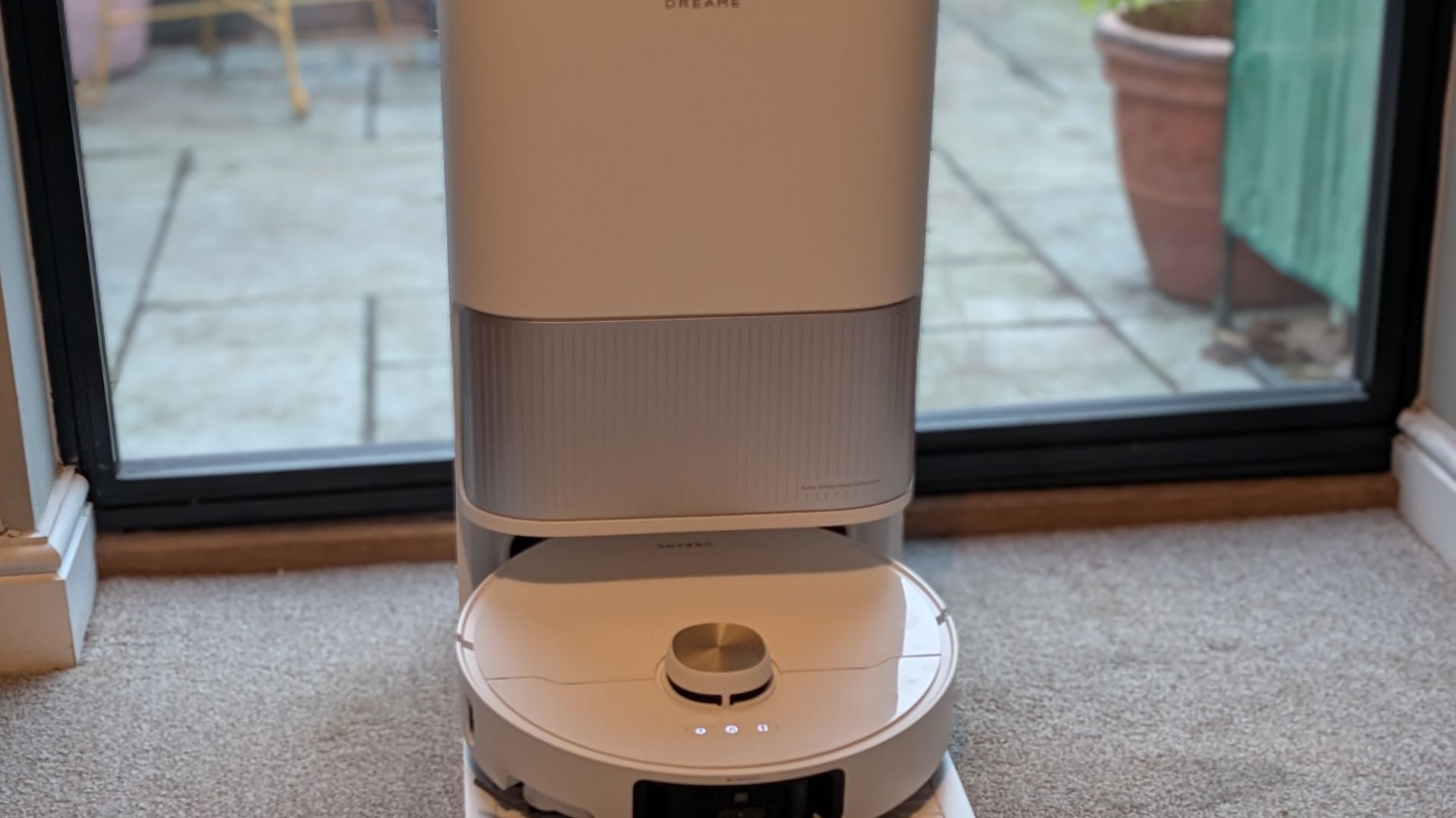 Dreame L40 Ultra Robot Vacuum Cleaner and Mop review: almost hands-free ...