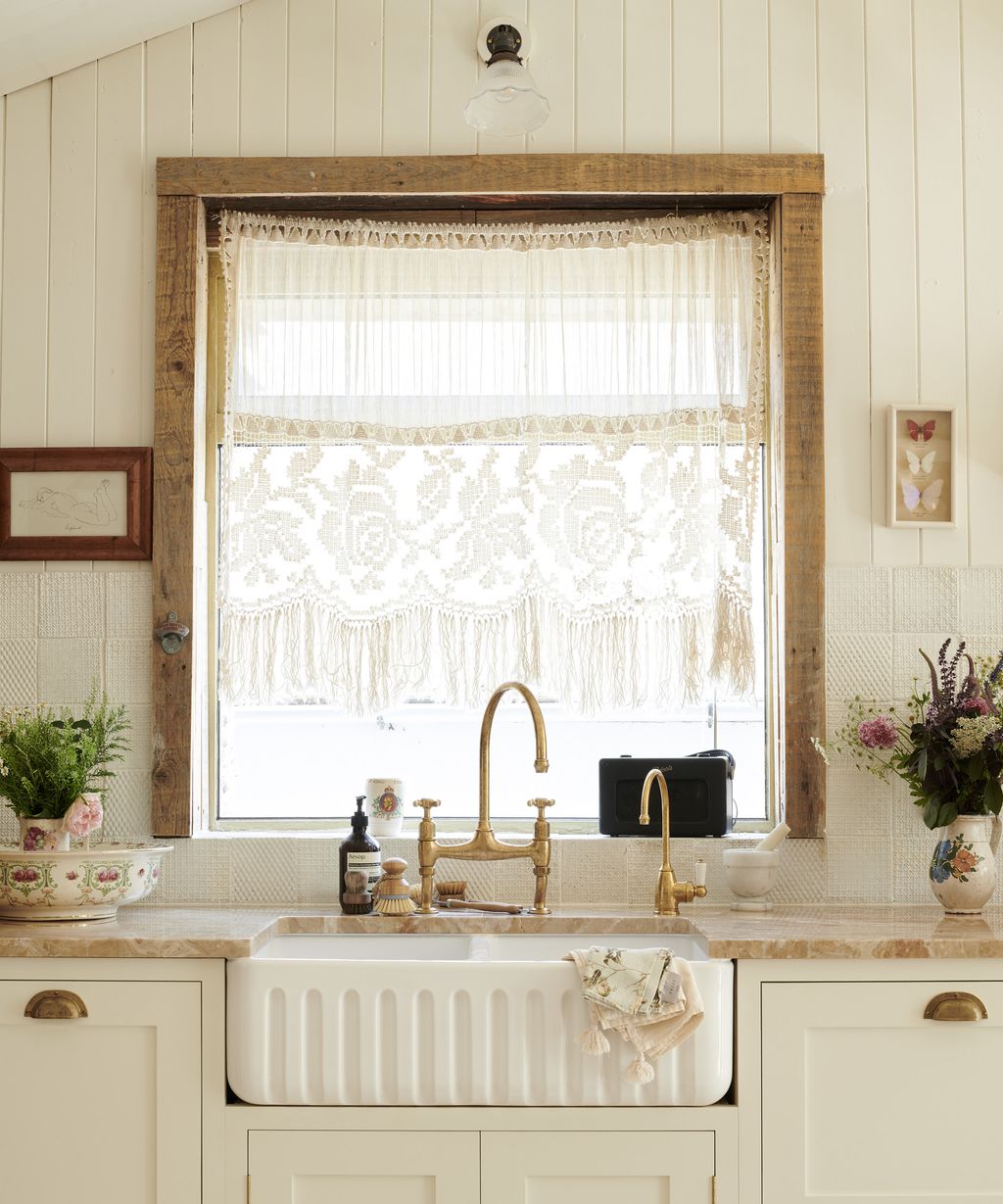 Kitchen curtain ideas: 10 softening drapery styles | Homes and Gardens