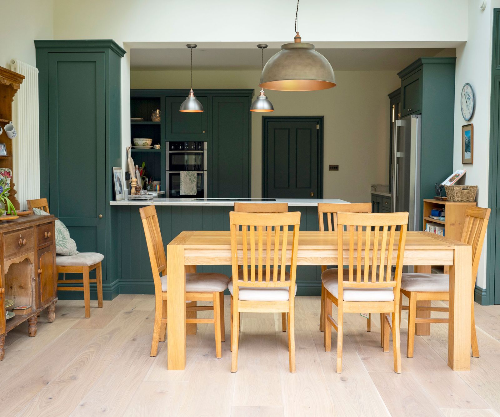 11 Family friendly kitchen diner ideas for every household | Ideal Home