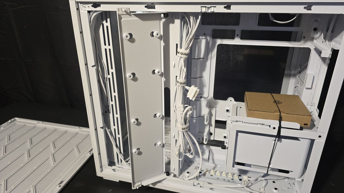 Be Quiet Light Base 900 DX Case Review: Innovative design with lots of ...