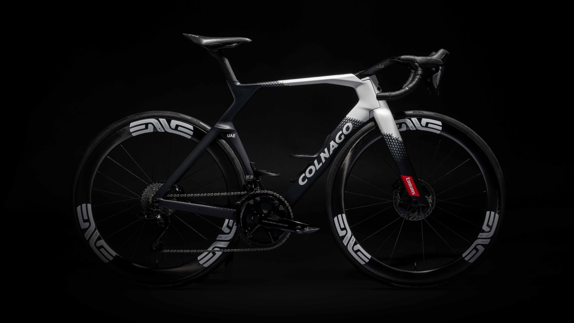 Do aesthetics matter at the top level? New €16.7k Colnago Y1Rs splits opinion on looks, but ...