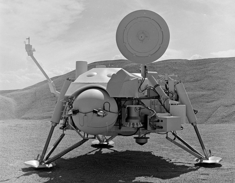 Viking 1: The Historic First Mars Landing in Pictures | Space