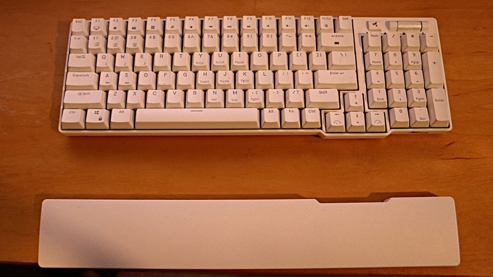 Royal Kludge RK96 Review: Customizable, Compact and Flexible | Tom's ...