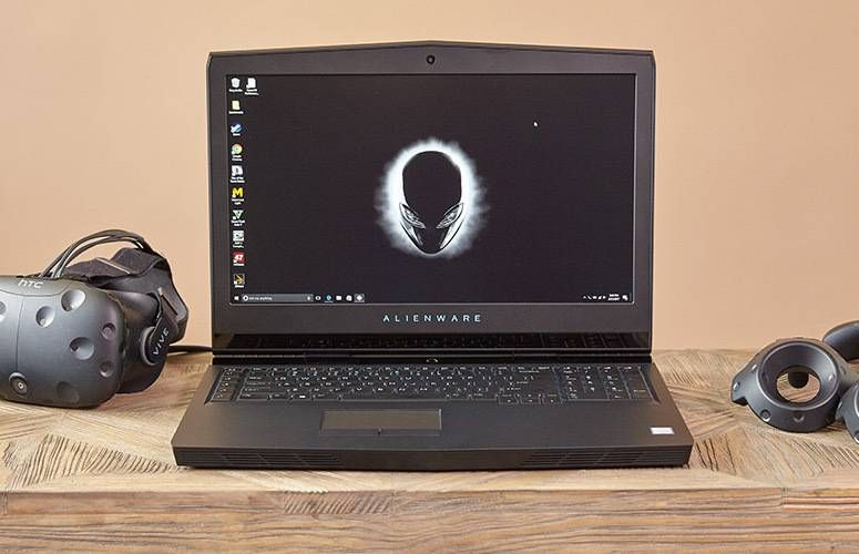 Help Me, Laptop: Should I Buy an Alienware 17 or Razer Blade Pro ...