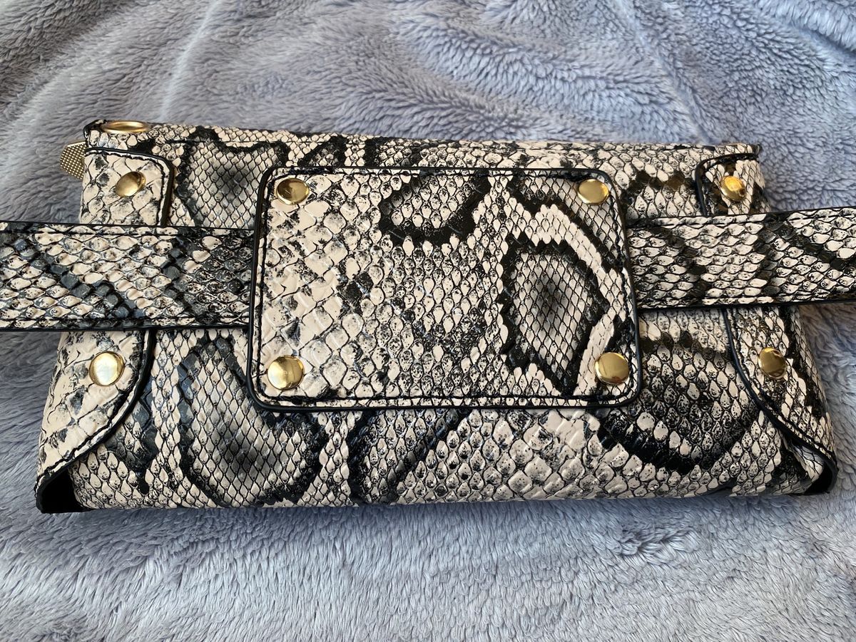 Casery Convertible Fanny Pack review: On trend | iMore