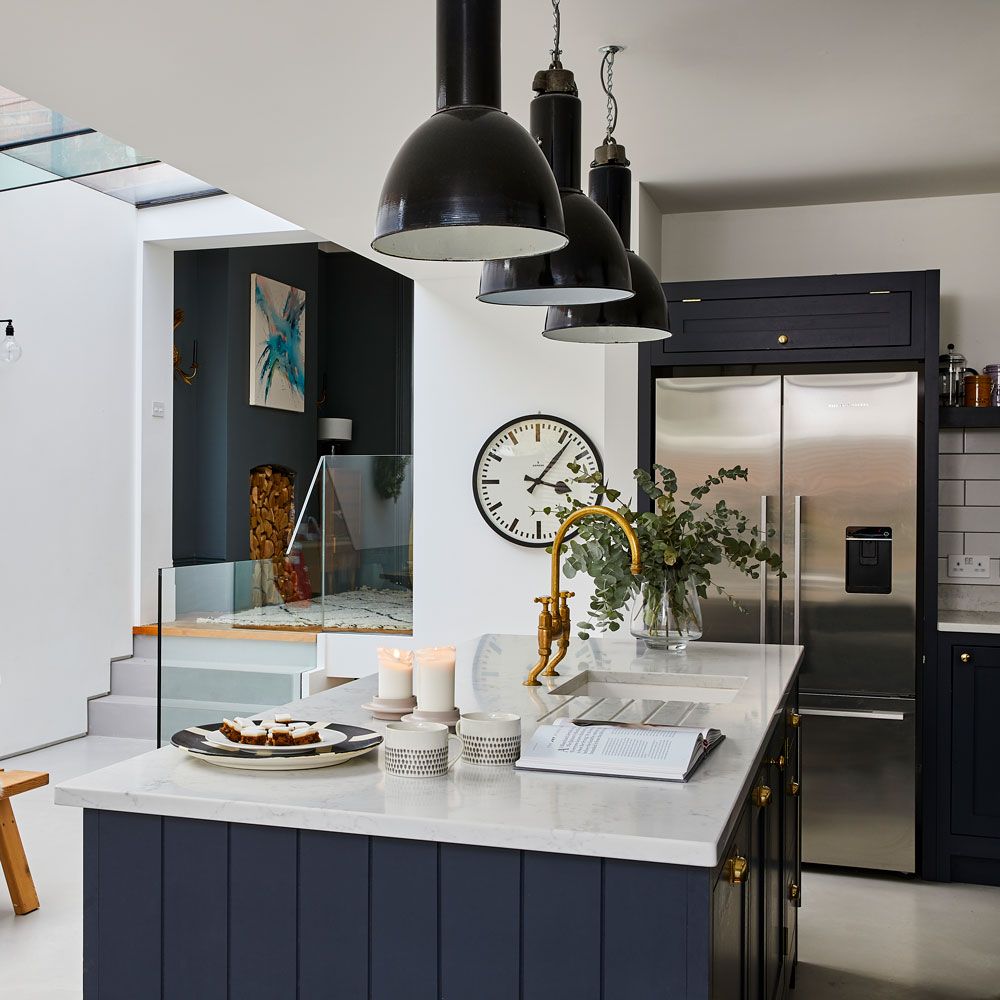 18 navy kitchen ideas to show how to use this stylish shade | Ideal Home