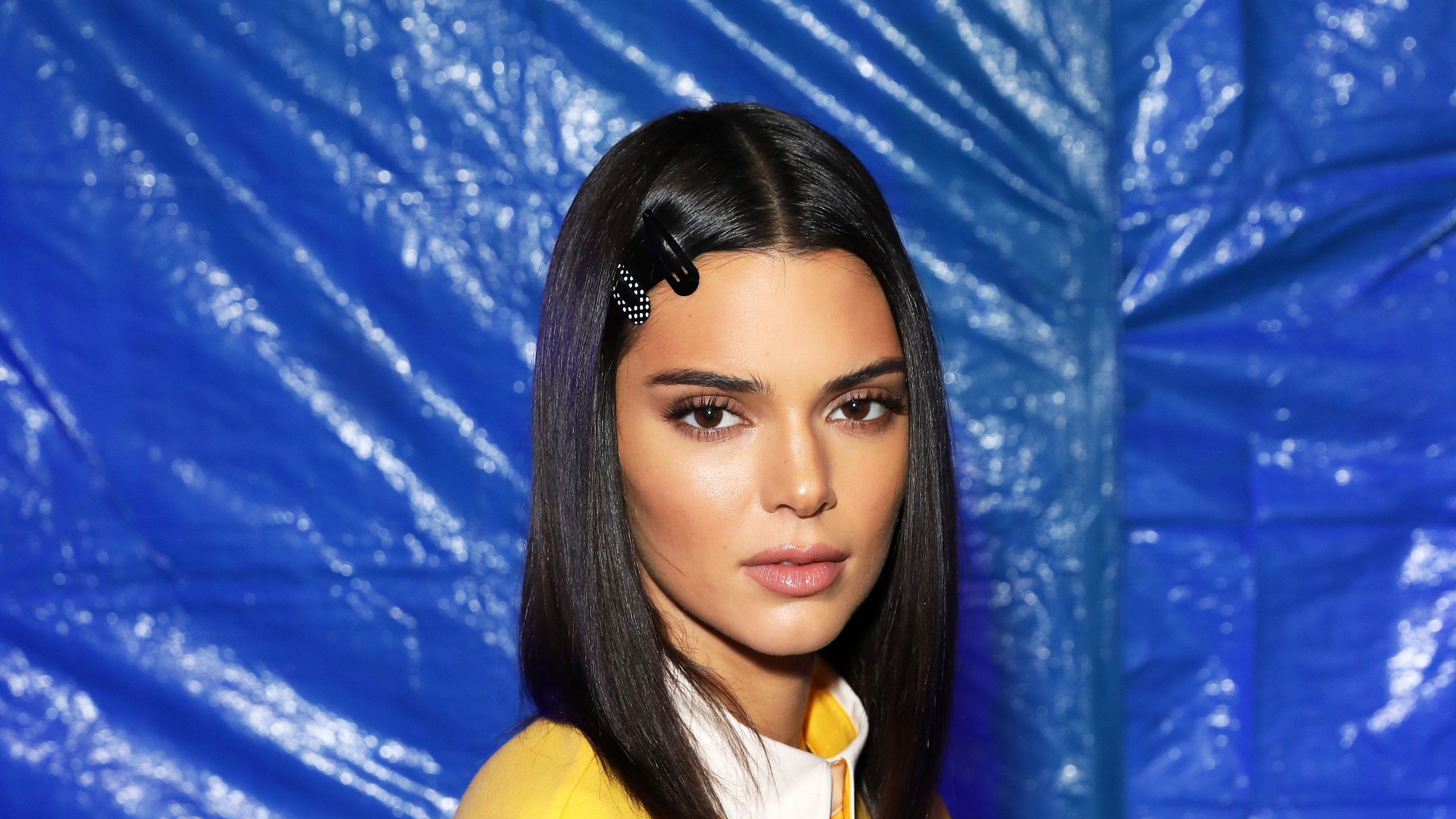 Kendall Jenner Shows Off Hair Makeover With New Long, Wispy Bangs ...