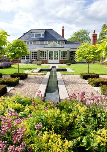 Long garden ideas: 11 ways to give a narrow plot a new lease of life ...