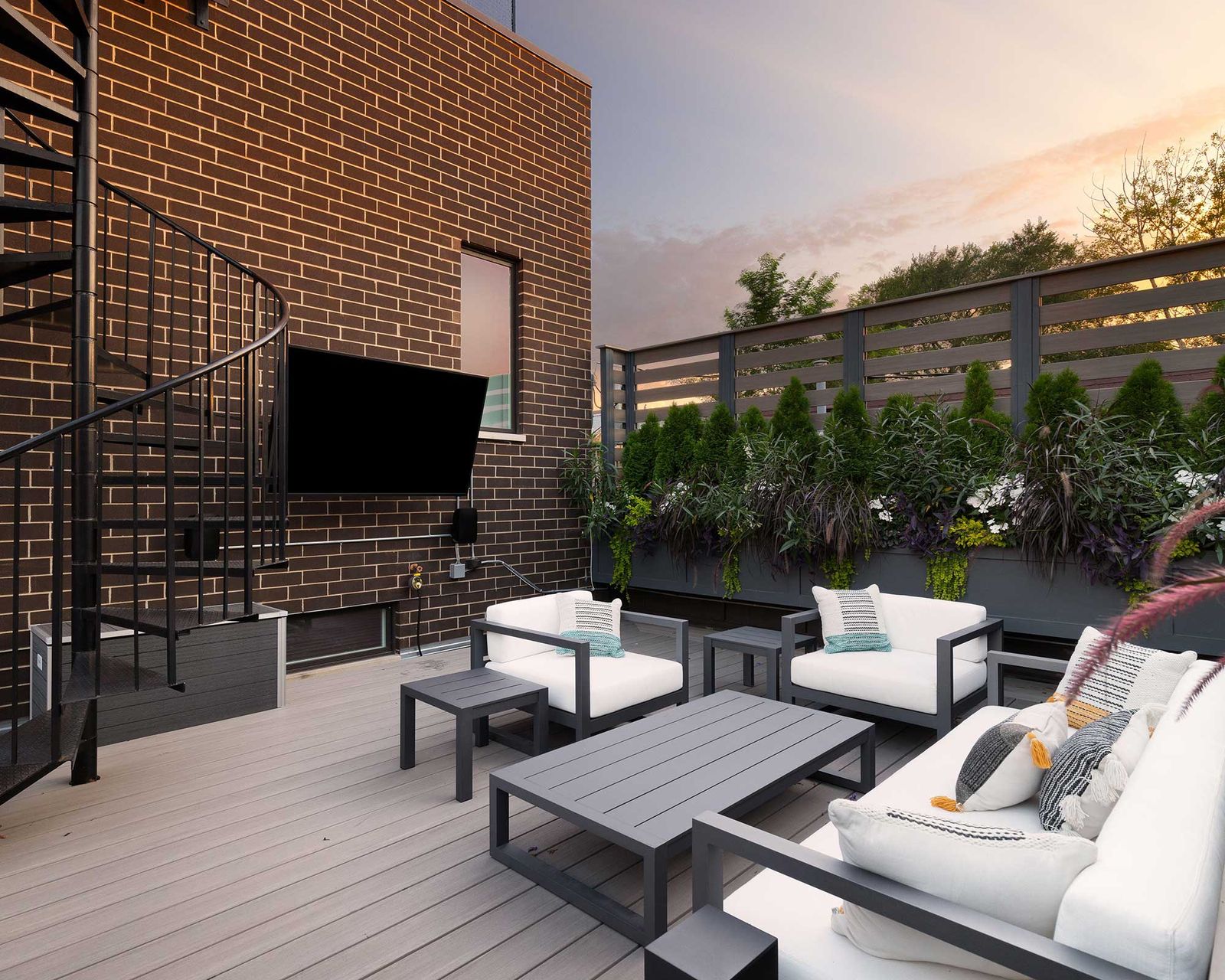 Composite deck ideas: 10 stunning and low-maintenance setups | Gardeningetc