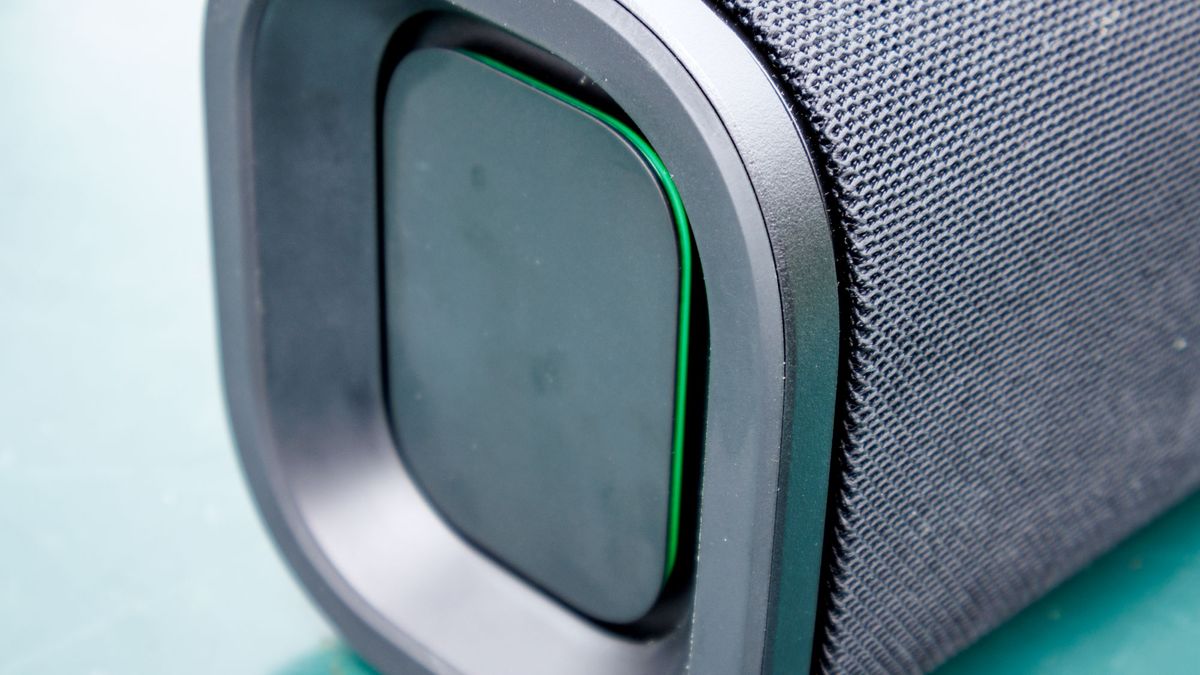 I just tested Sony's ULT Field 5 Bluetooth speaker, and now the party ...