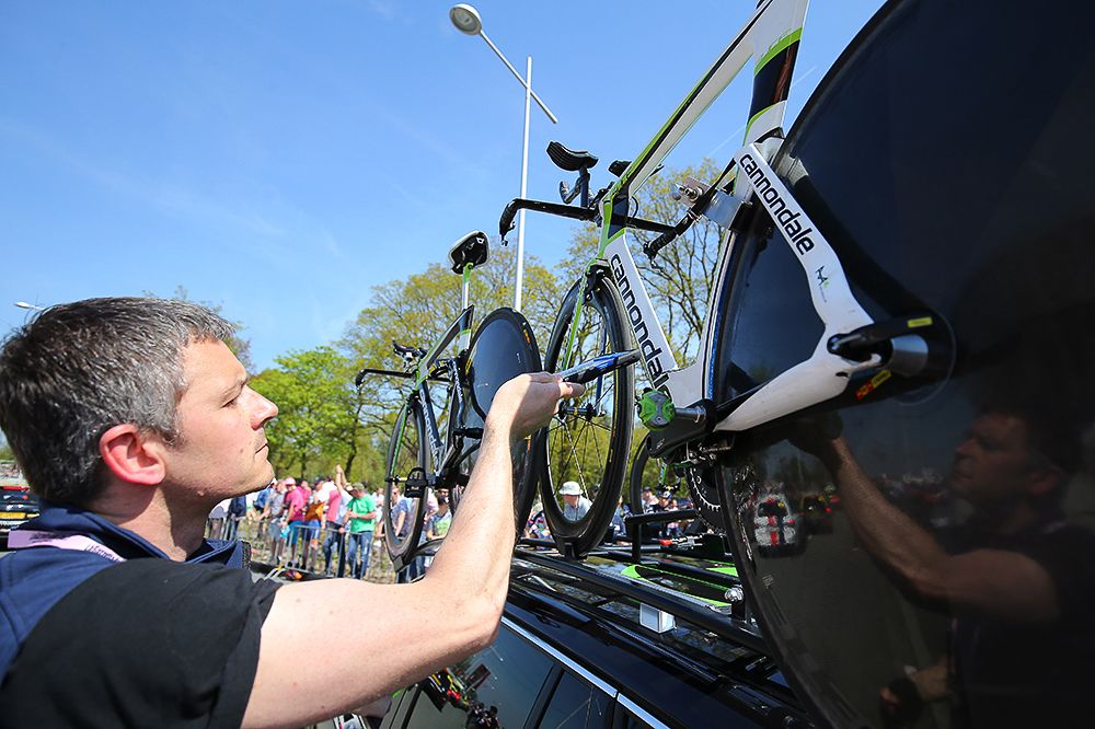 UCI carry out further checks for mechanical doping at the Giro d'Italia ...