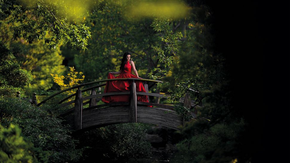 My photo portrait "unfolds like a clandestine glimpse through distant ...