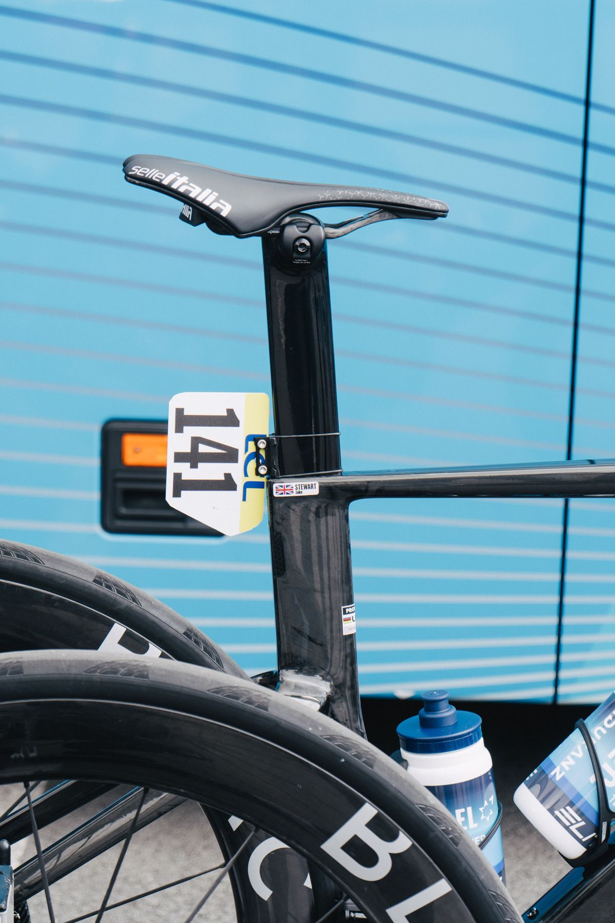 Jake Stewart's insane Factor prototype bike: Up close and personal with ...