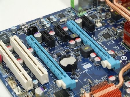 2x PCI-Express X16 - Intel X38 Chipset: A Porsche with the Handbrake On ...