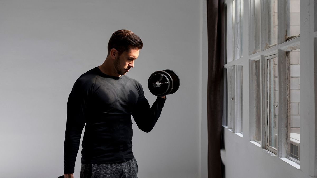 Dumbbell workout: The 30-minute circuit to burn fat while toning your ...