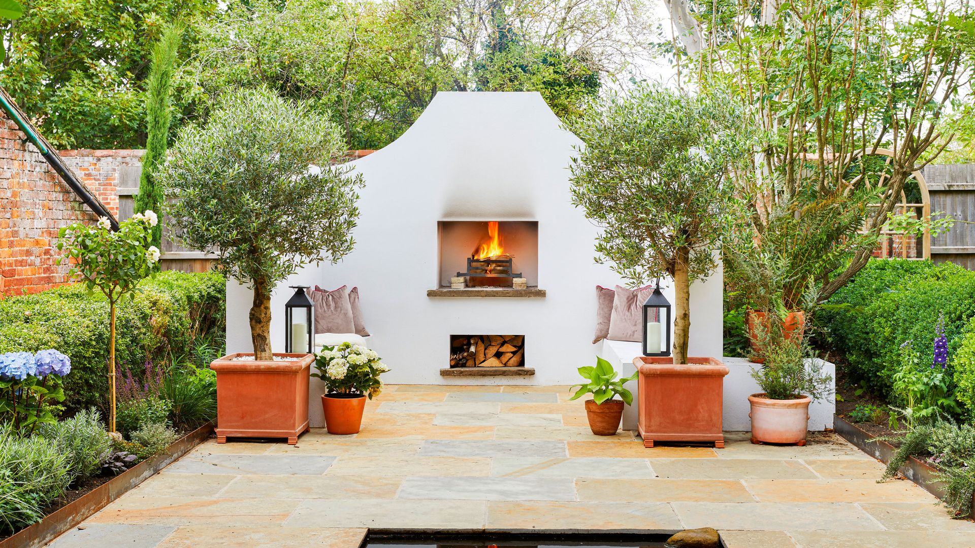 ALDI's $4.99 garden wall planter is back in stock for 2025 | Homes and ...