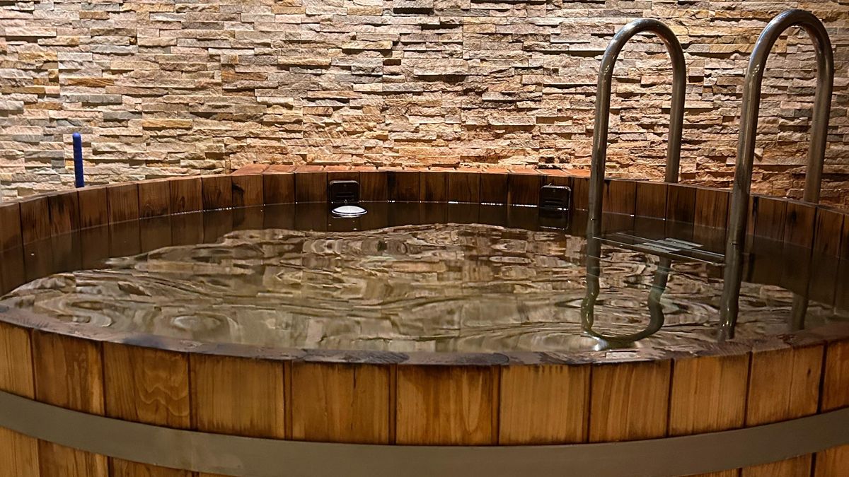 I tried the ice bath fitness trend for the first time — here’s what ...