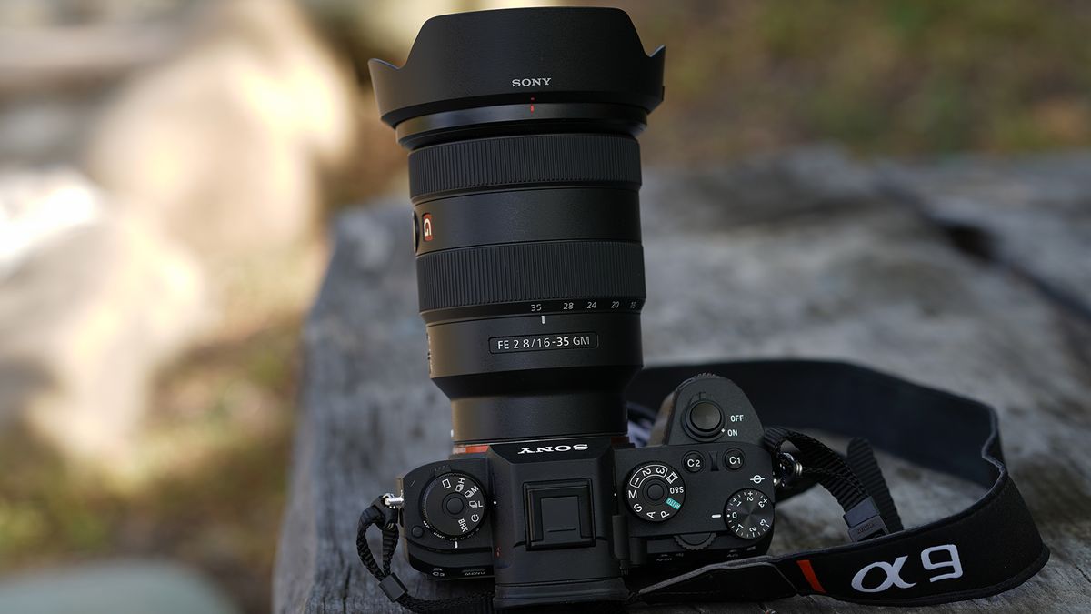 Sony unveils two new wide-angle zoom lenses | TechRadar