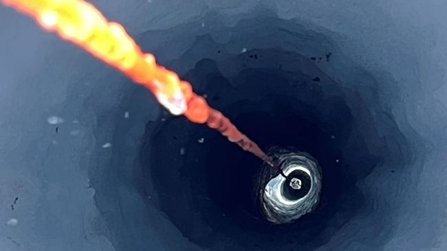 Discovery of 'hidden world' under Antarctic ice has scientists 'jumping ...