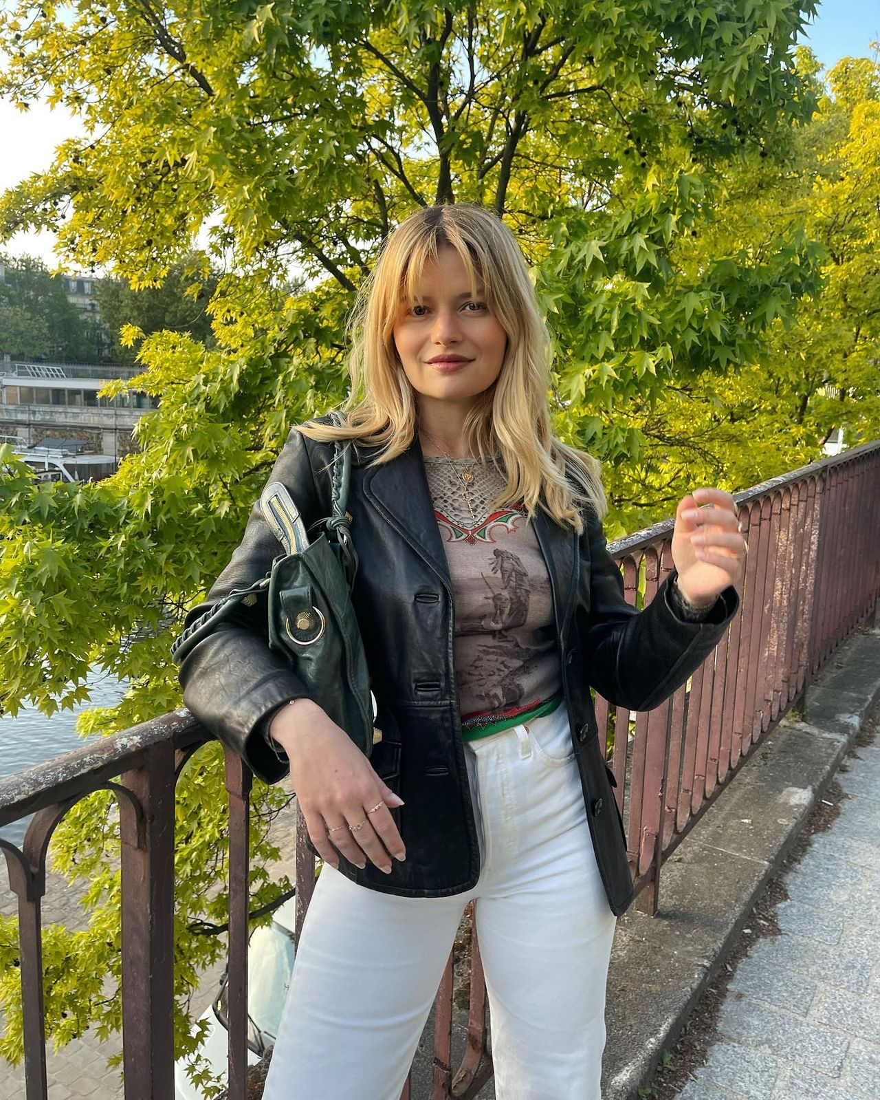 16 Layered Fringe Hairstyles for Women That Are Stylish and Timeless ...