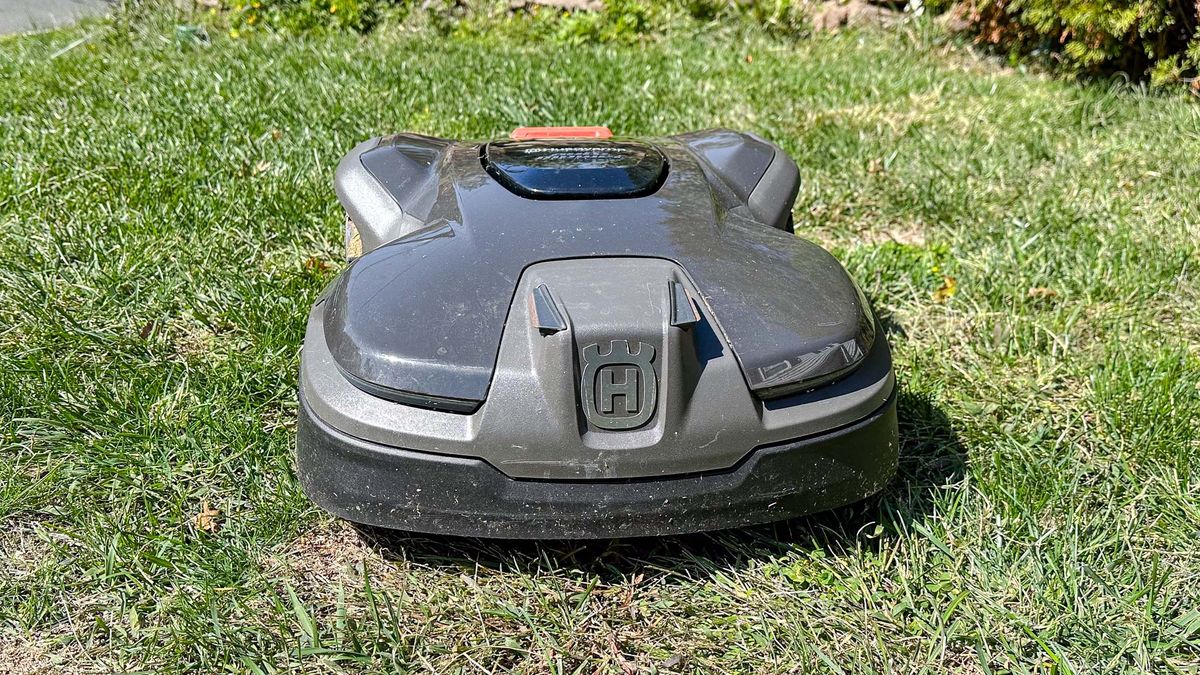 Husqvarna Automower 415X robot lawn mower review | Tom's Guide