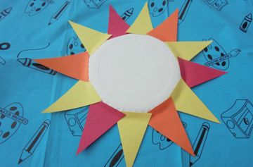 Paper plate crafts: how to make a sun | GoodtoKnow