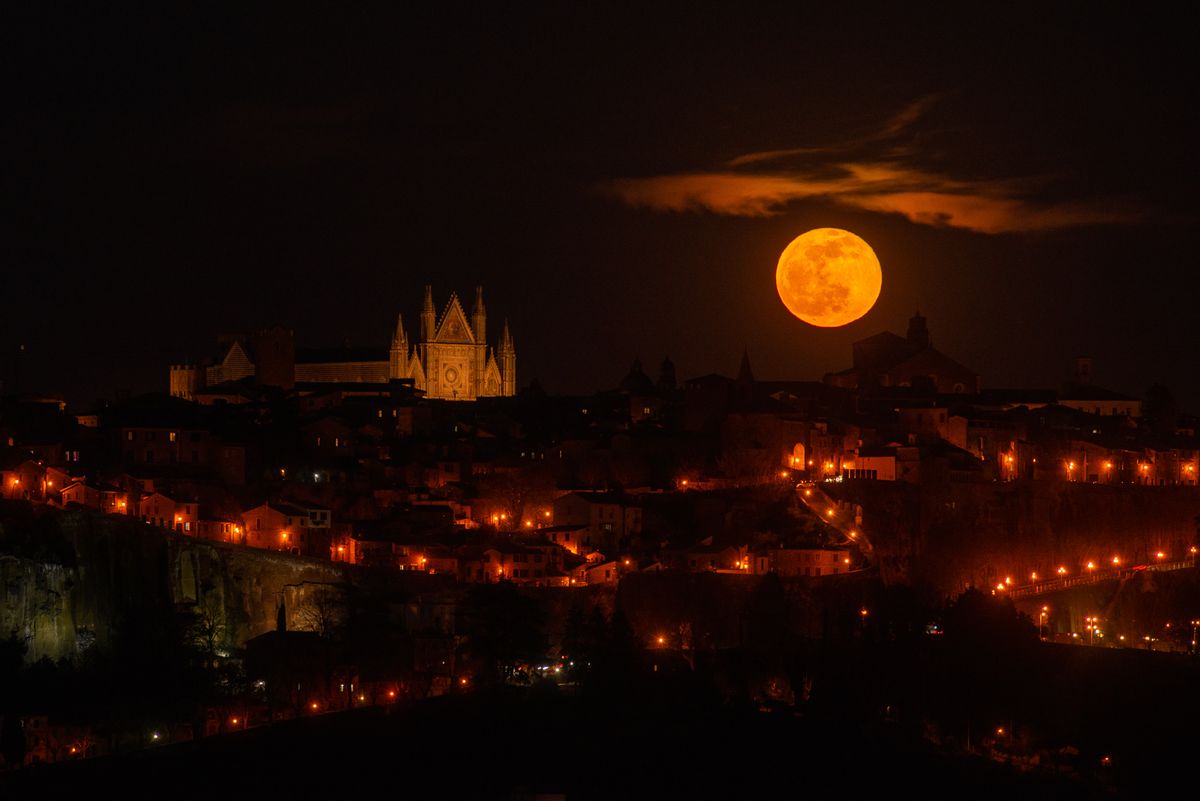 April full moon 2025: The Pink Moon hides one of the brightest stars in ...