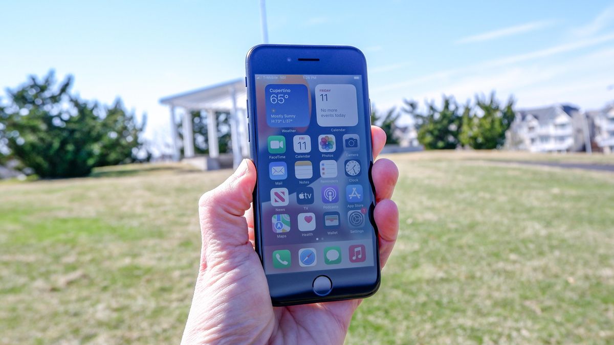 iPhone SE (2022) review | Tom's Guide