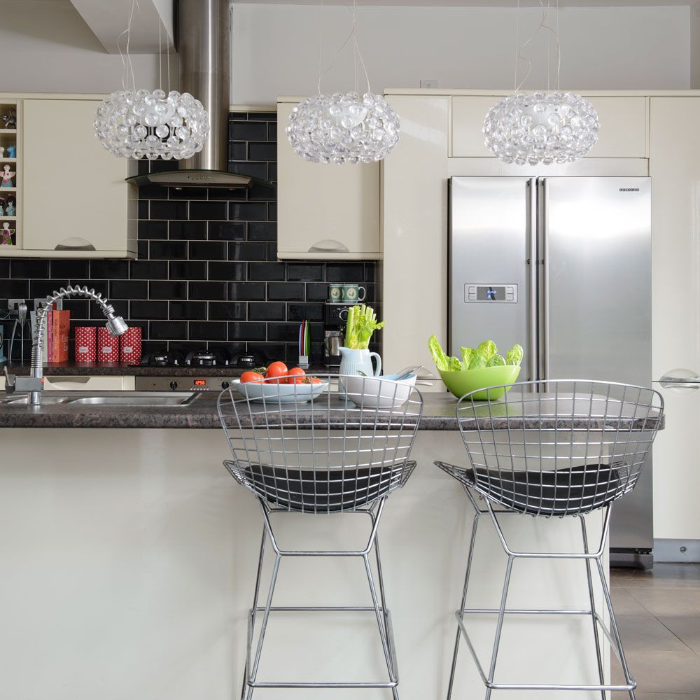 Cream kitchen ideas in timeless shades from hessian white to ecru ...