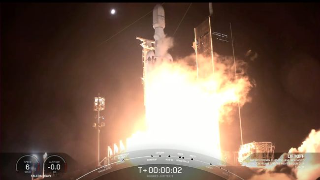 SpaceX's Falcon Heavy rocket launches giant satellite toward orbit | Space